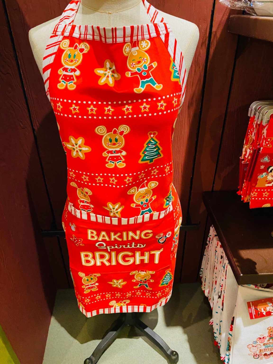 This Holiday Apron is "Baking" Spirits Bright - Disney Fashion Blog