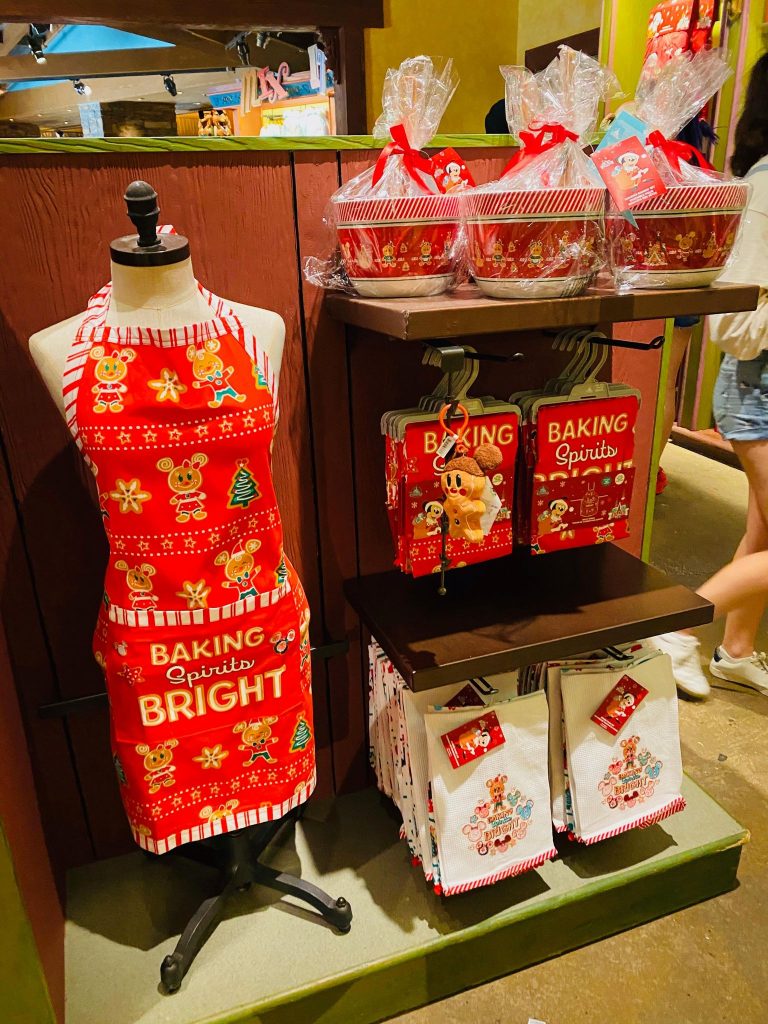 This Holiday Apron is "Baking" Spirits Bright - Disney Fashion Blog