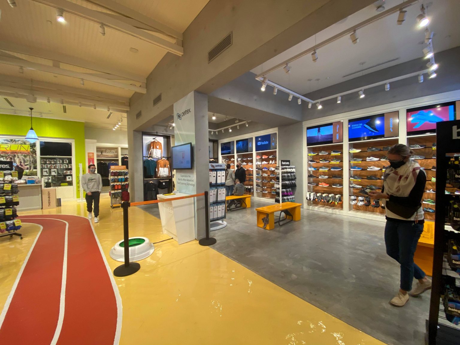 Fit2Run storefront open now in Disney Springs! - Disney Fashion Blog