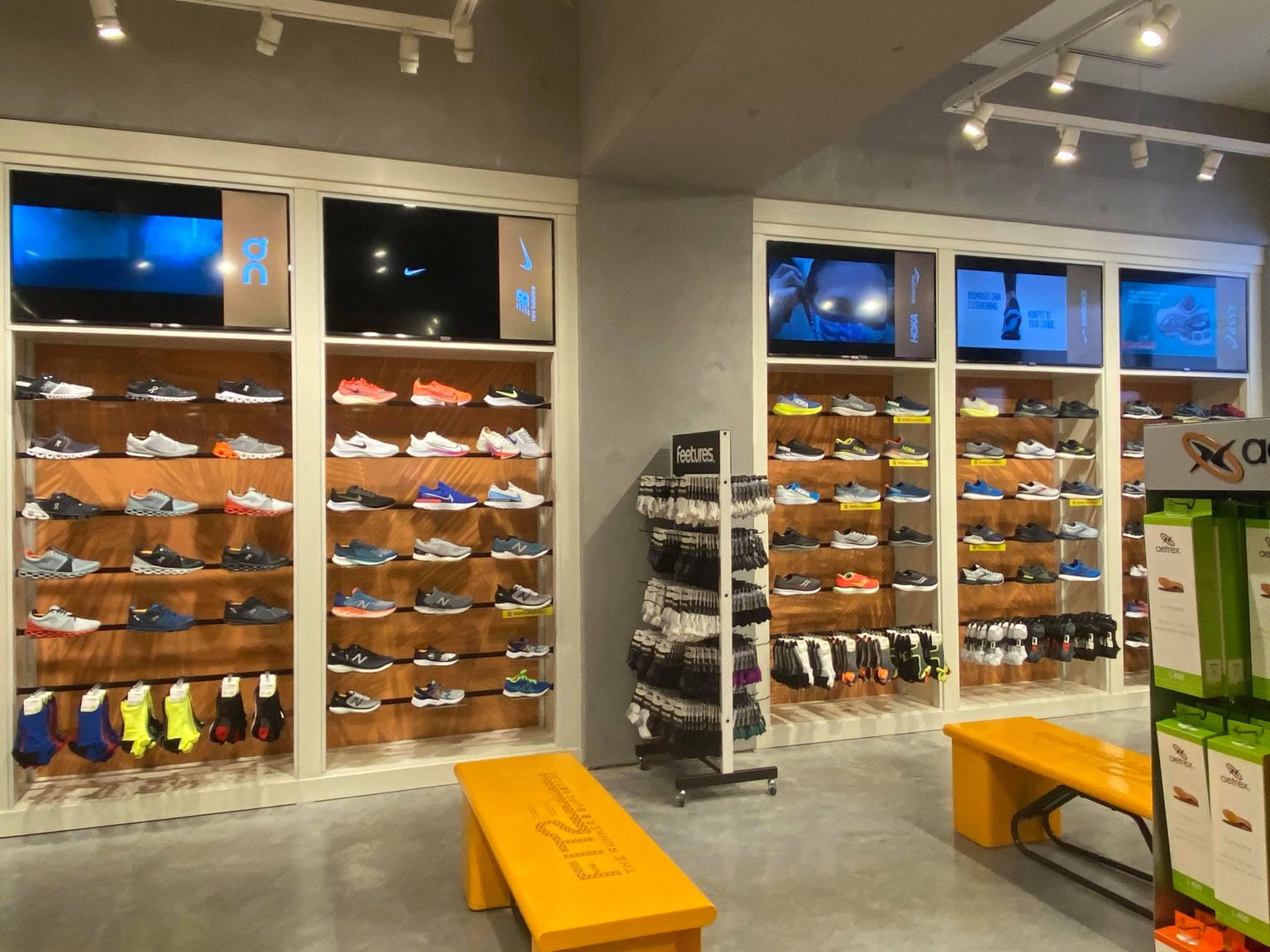 Fit2Run storefront open now in Disney Springs! - Disney Fashion Blog